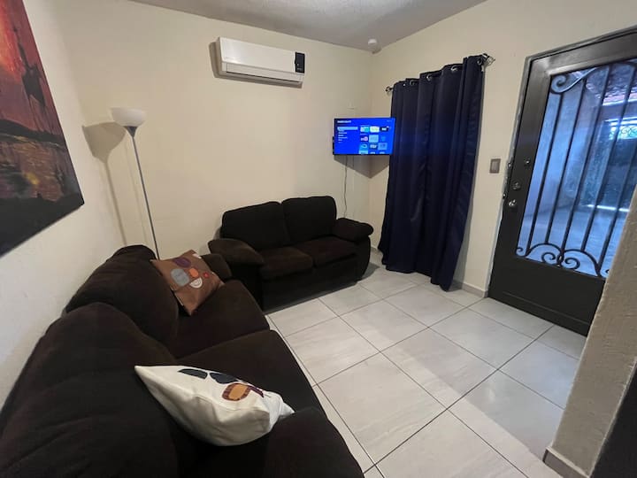 Casa Cómoda Con Porche Grande Y Portón Eléctrico - Ciudad Obregón