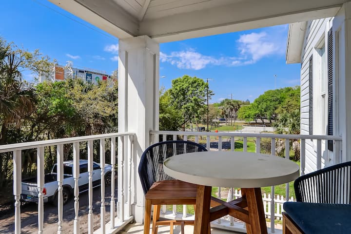 Downtown Jacksonville 3 Bedroom W/ Balcony - Jacksonville, FL