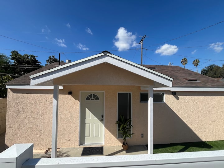 Modern 2br Long Beach Gem - Long Beach, CA