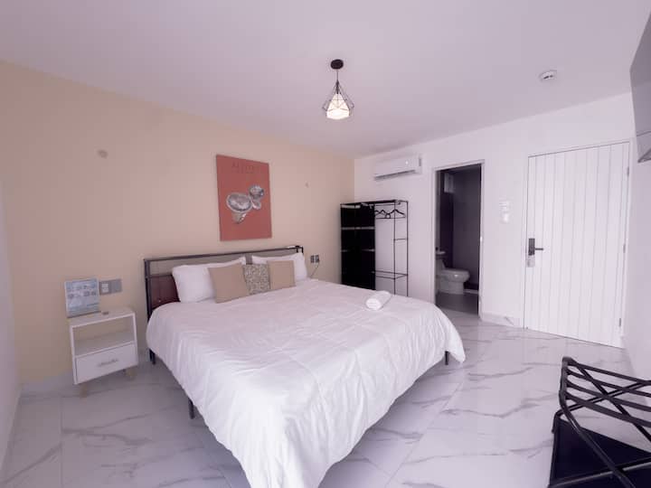 Modern King Boutique Suite In Downtown (104) - Cancún