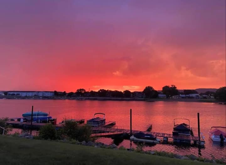Relaxing River Condo - La Crosse, WI
