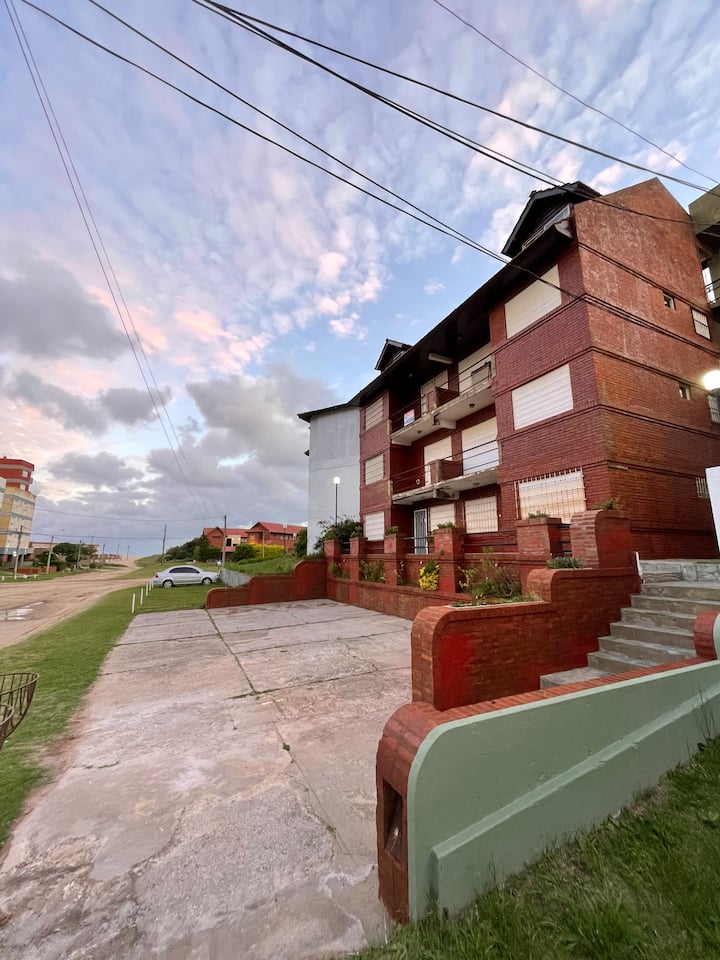 Depto. Cómodo A 1 Cuadra De La Playa. - Villa Gesell