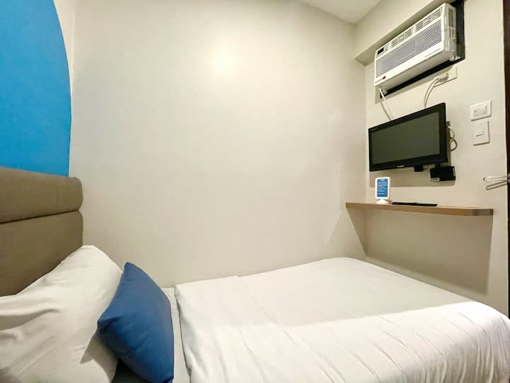 Solo Budget Hotel Room In Manila Near Airport - Manila
