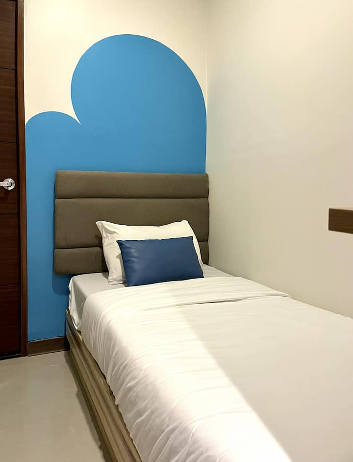 Solo Backpacker Room, Central Makati & Manila - Manila