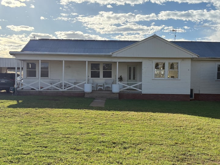 The Farmhouse - Dunedoo