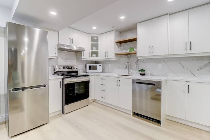 The Cozy Nest – 2br Getaway| Free Parking - Mississauga