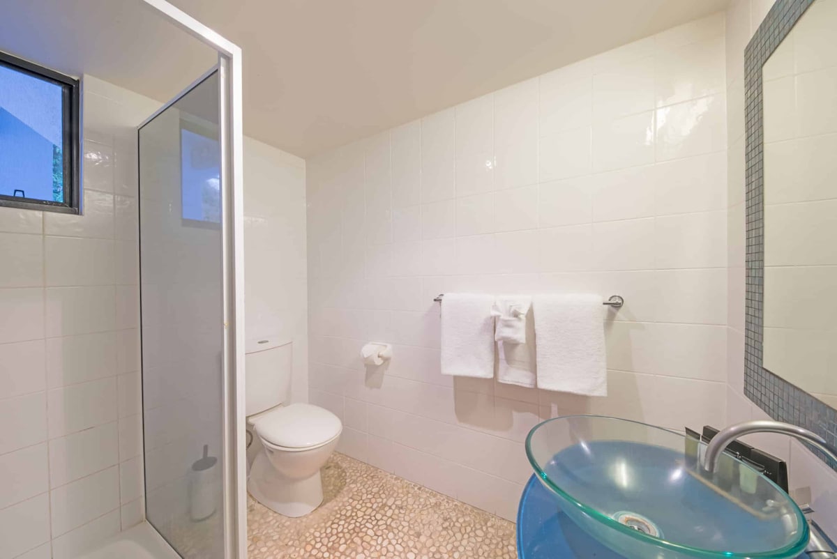 Balkon Spa Suite Aufenthalt 2+ & Sparen - Wohnungen zur Miete in Airlie ...