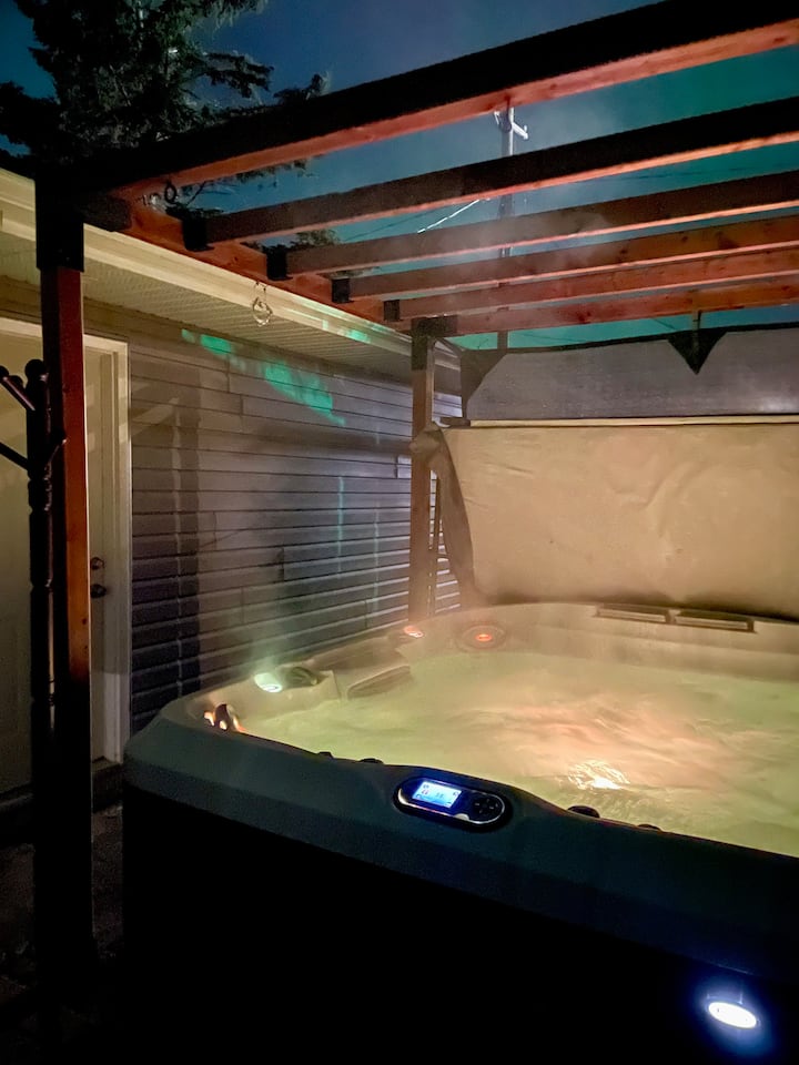 Family-friendly 4br Hot Tub Home • Near Saskatoon - Canada