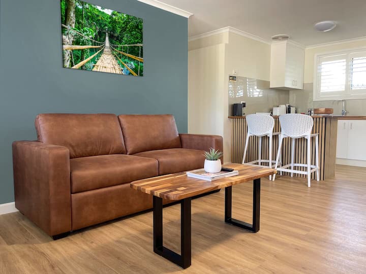 Quarterdeck A6 | Family Stay 2br + Sofa Bed - Gladstone