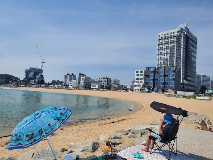 22.[호텔+펜션]  [연박할인] 전면바다 파노라마 오션뷰 등대해변 써밋베이* - Sokcho