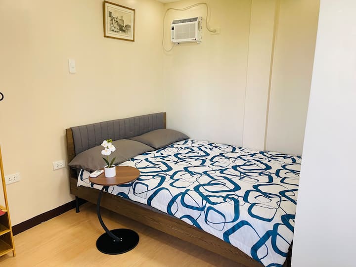 Cozy Ac Room • Private Bath & Kitchen Paris Room - Sipocot