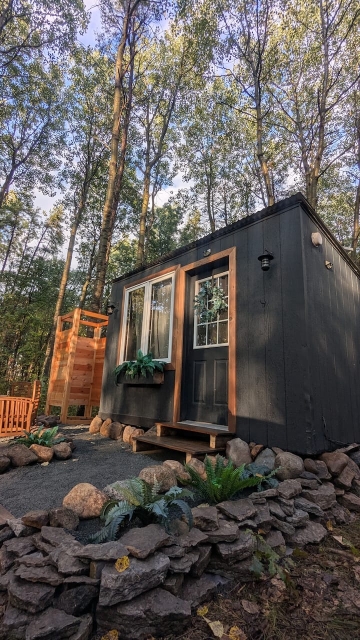 Tiny Home @ The Evergreen Collective
Lake/glamping - United States