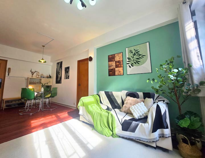 Cozy Vintage Apt | Full Kitchen | For 8+ People - Hong Kong