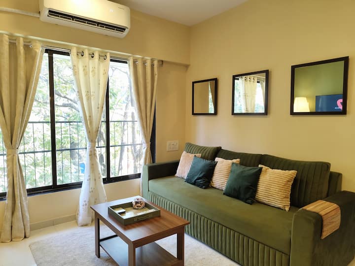 Luxury 1bhk Near Sea, Natural Tone, Wooden Accents - Mumbai