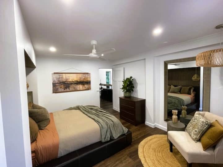 The Pool House Carrara - Nerang