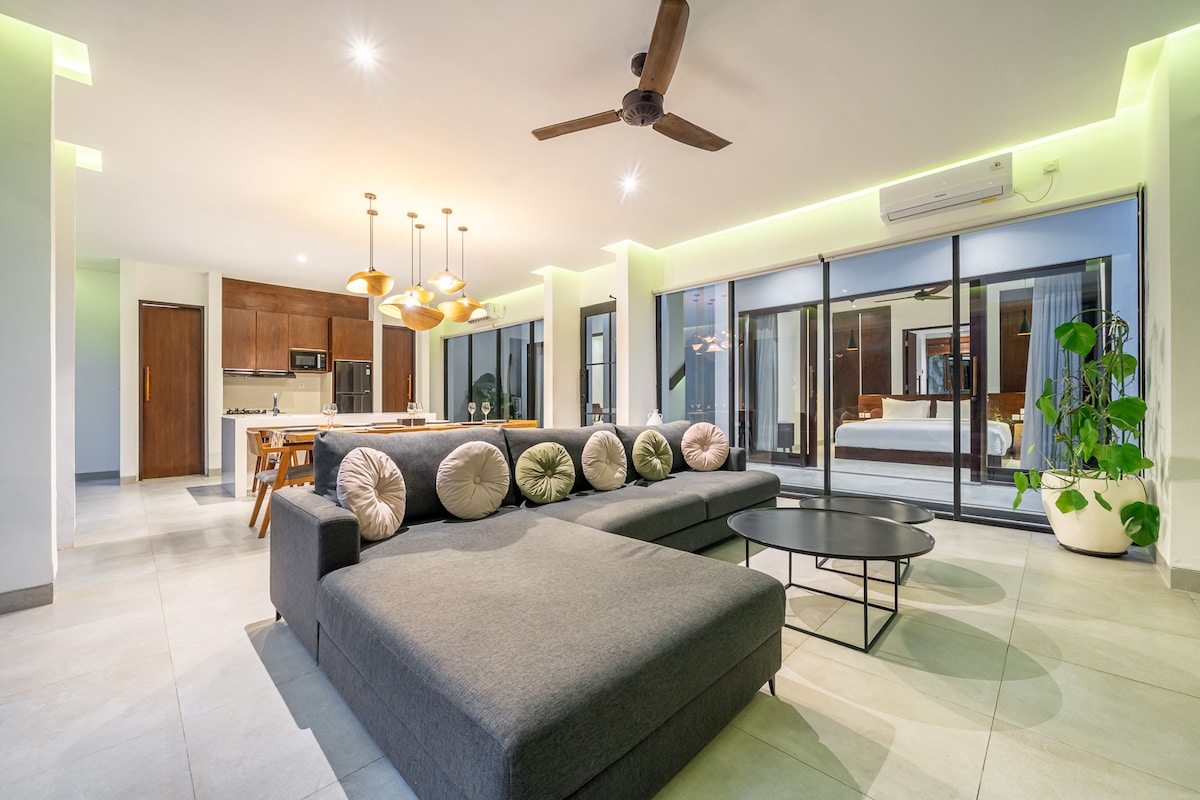 Casa en Lima: villa de 3 dormitorios a pie de la playa de Batu Bolong ...