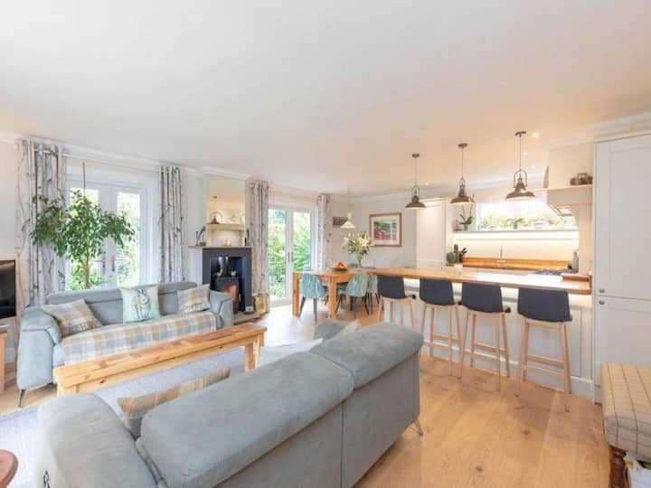 Fabulous House In A Beautiful Location. - Dunbar