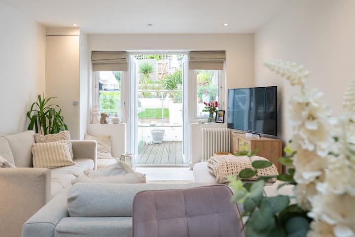 Stunning And Unique - Private Garden & Courtyard - Croydon