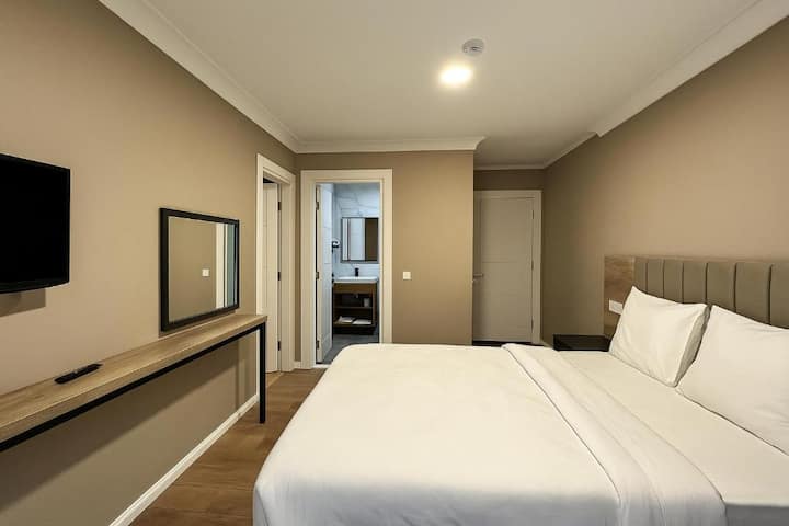 Tuzla' Da Aile Odası (1+1 Oda) - Tuzla