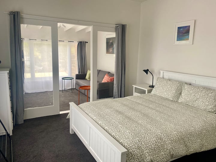 Bright Cosy Flat - Bega