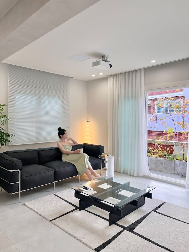 [오픈특가]#광안리#합법숙소 #짐보관가능#무료주차#불꽃놀이 #드론쇼 #12시체크아웃 - Busan