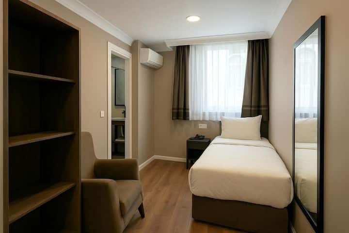 Tuzla'da Lüks Tek Kişilik Oda - Gebze