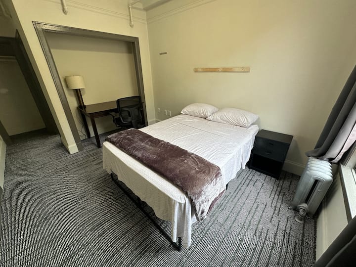 Tech Traveler Mini Suite - San Francisco, CA