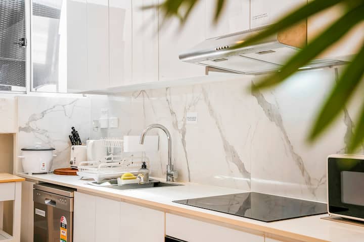2br Unit With Balcony In Sydney, Crown St & Parks - Surry Hills