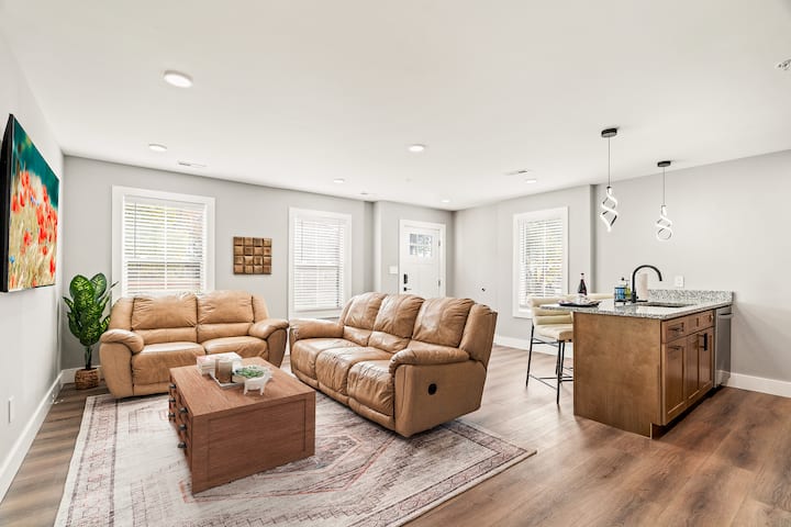 The Promenades A (On Utk Campus, 2 Parking Spaces) - Knoxville, TN