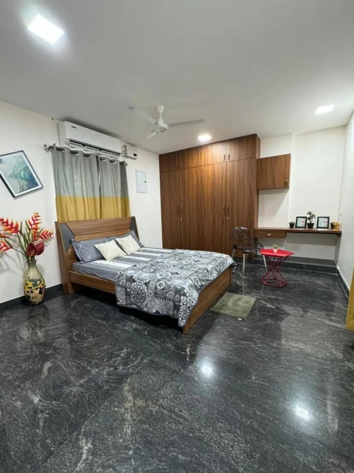 The Loft (Studio Room) - Chennai