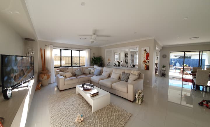 Beautiful Modern House. Large Home. - Queensland