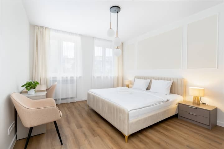 Househost Apartment Krowoderska 64 - John Paul II Kraków-Balice Airport (KRK)