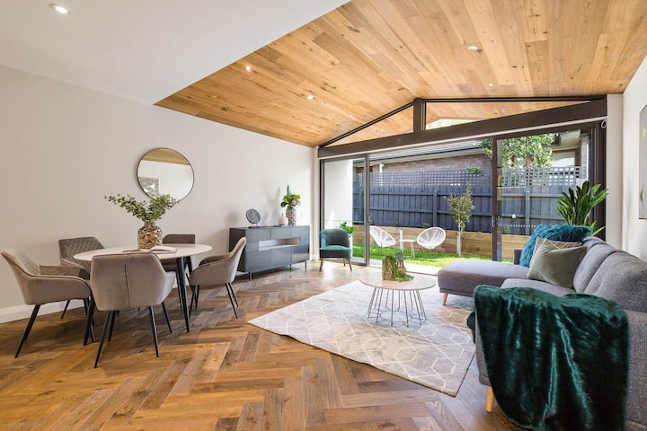 Stylish Urban Retreat In The Heart Of Camberwell - Box Hill