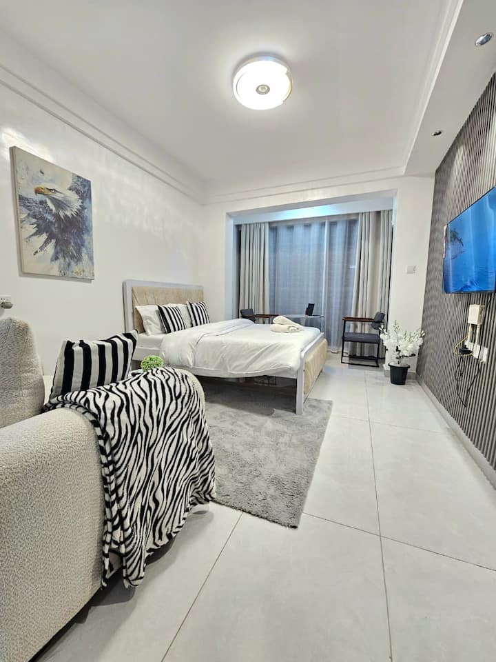 Muthoni's Jet Suites - Kenya