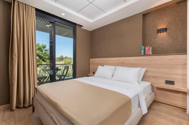 Havalimanı Ve Denize Yakın Havuzlu Lüks Daire - Lara Beach