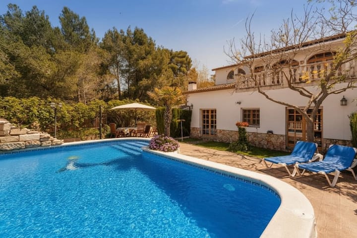 Escapada Con Piscina Climatizada Y ÁRea Infantil - Calafell