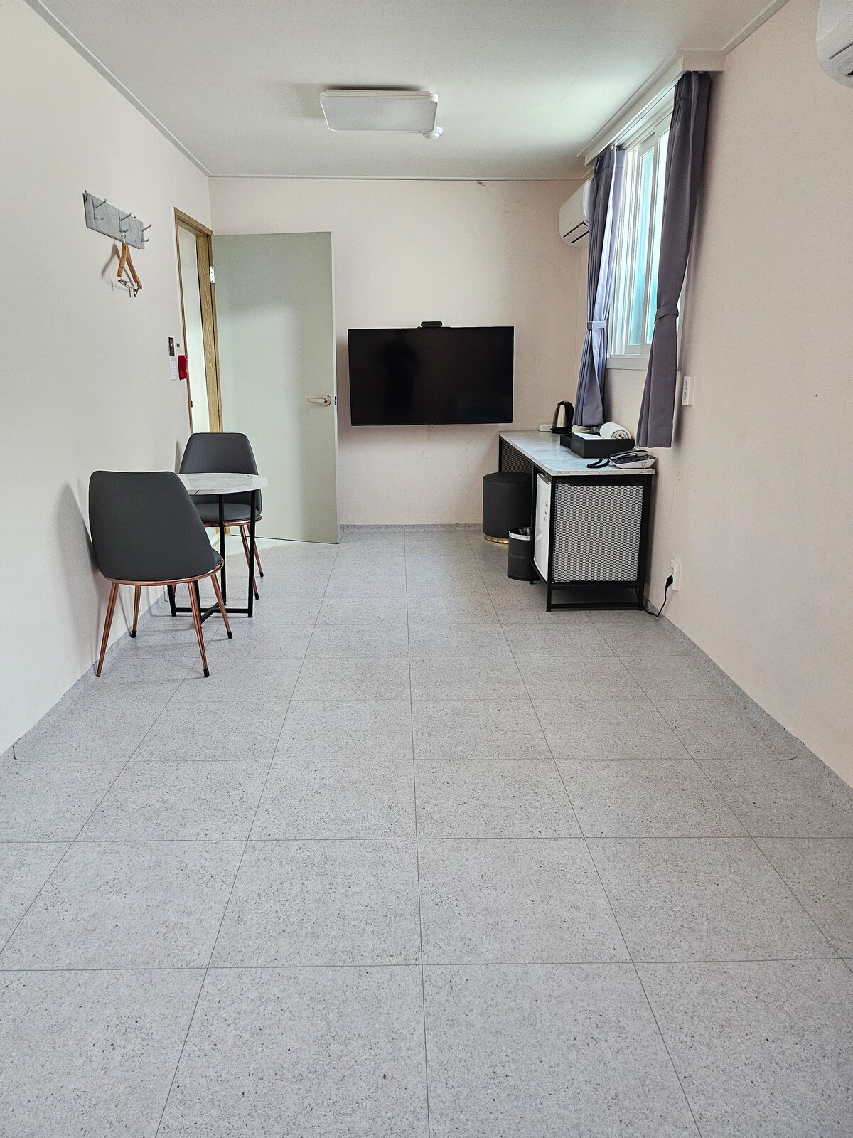 The cleanest and friendliest accommodation (heated room) near Doksan ...