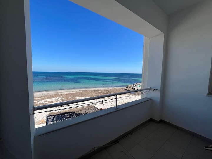 Pieds Dans L'eau - Appartement S+3 Spacieux - Kélibia
