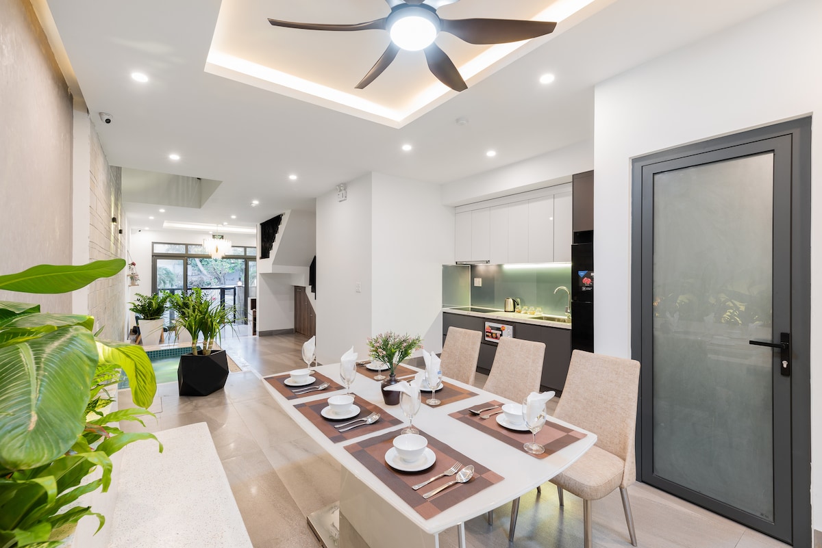 The Twins Seaside 2 Bedroom Apartment With Jacuzzi - Houses for Rent in ...