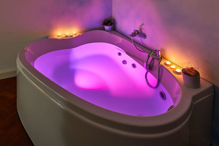 Camera Con Vasca Idro A Cuore, In Centro Ad Arezzo - Arezzo