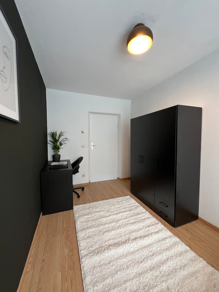 Bright 3-room Munich Apartment• Breakfast Included - Planegg