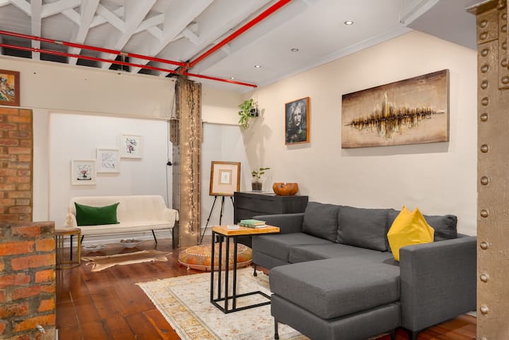 Industrial-chic Apartment | City Centre - Camps Bay