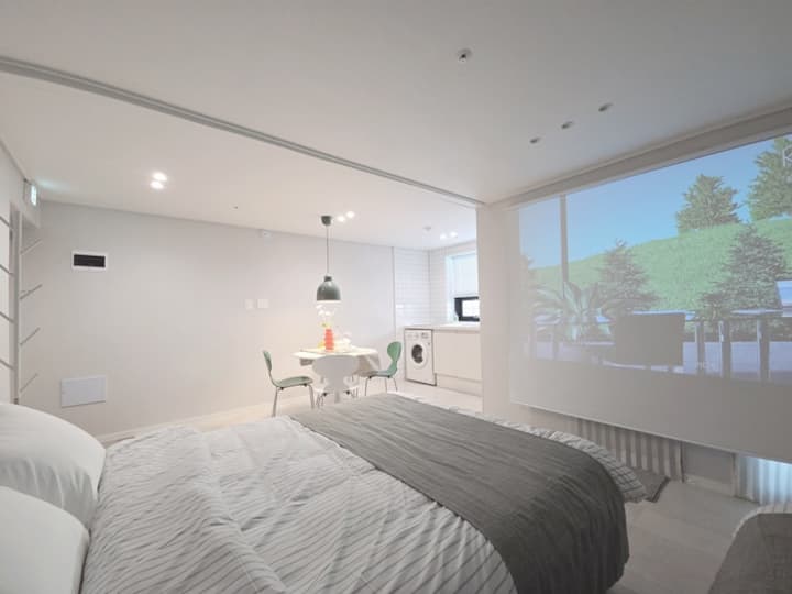 54트윈베드 # 전포사잇길   감성숙소 # 빔프로젝터 영화관 # - Busan