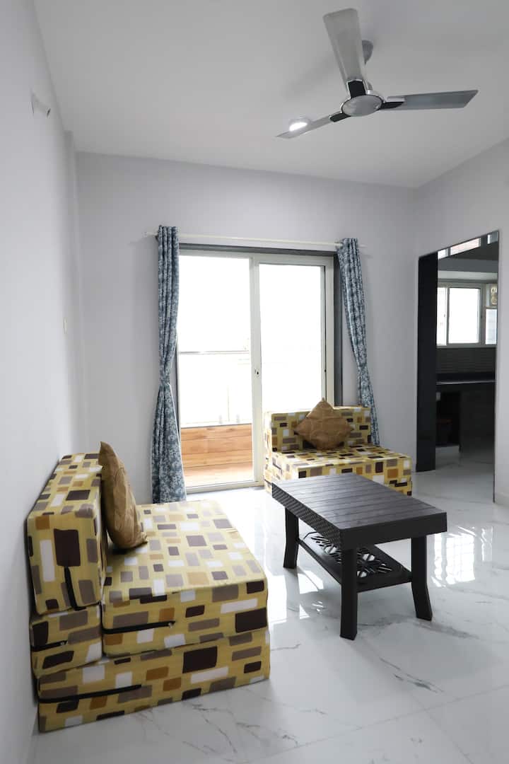 4 Spacious 1bhk & 2studio Apartments Near Airport - Pune