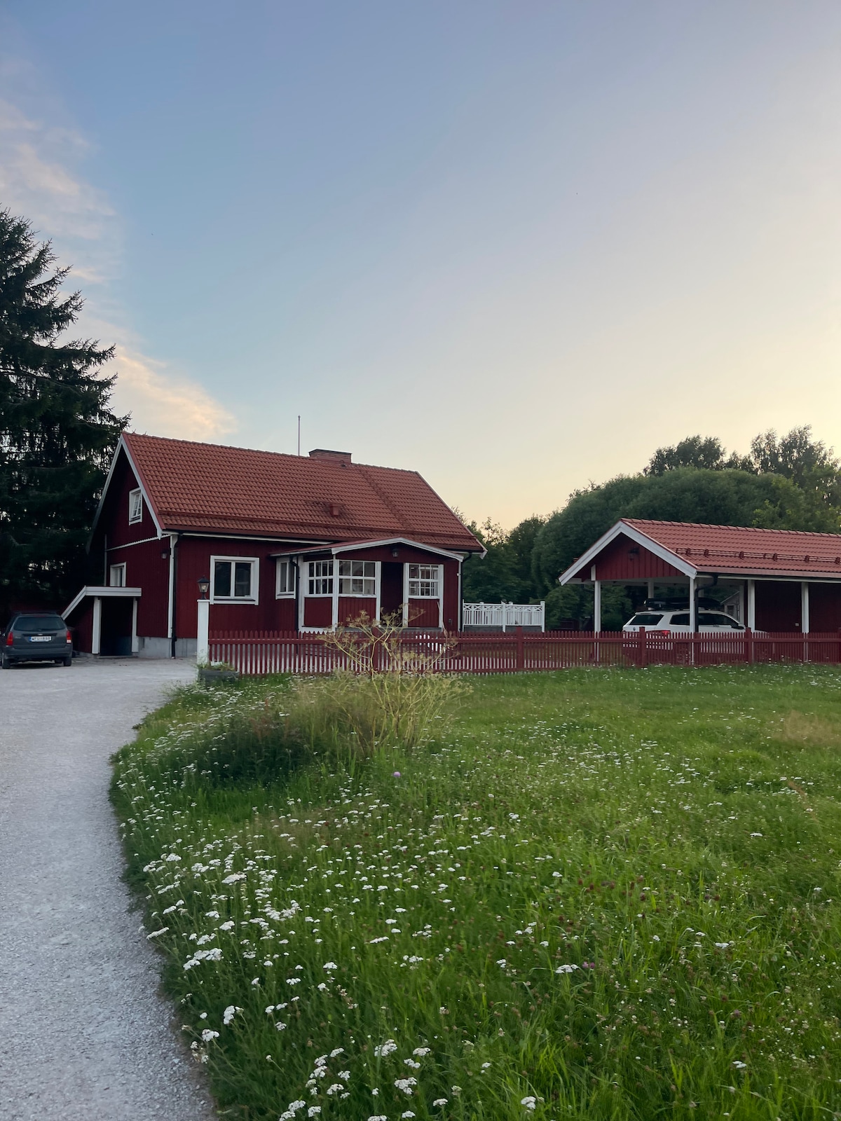 Charming red house perfect for the Vasa Race - Airbnb