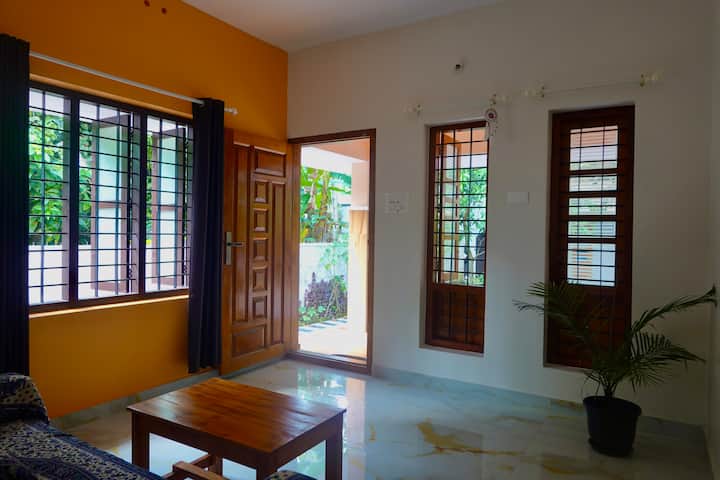 Peaceful Beach Stay - Yoga Rooftop & Garden - Varkala