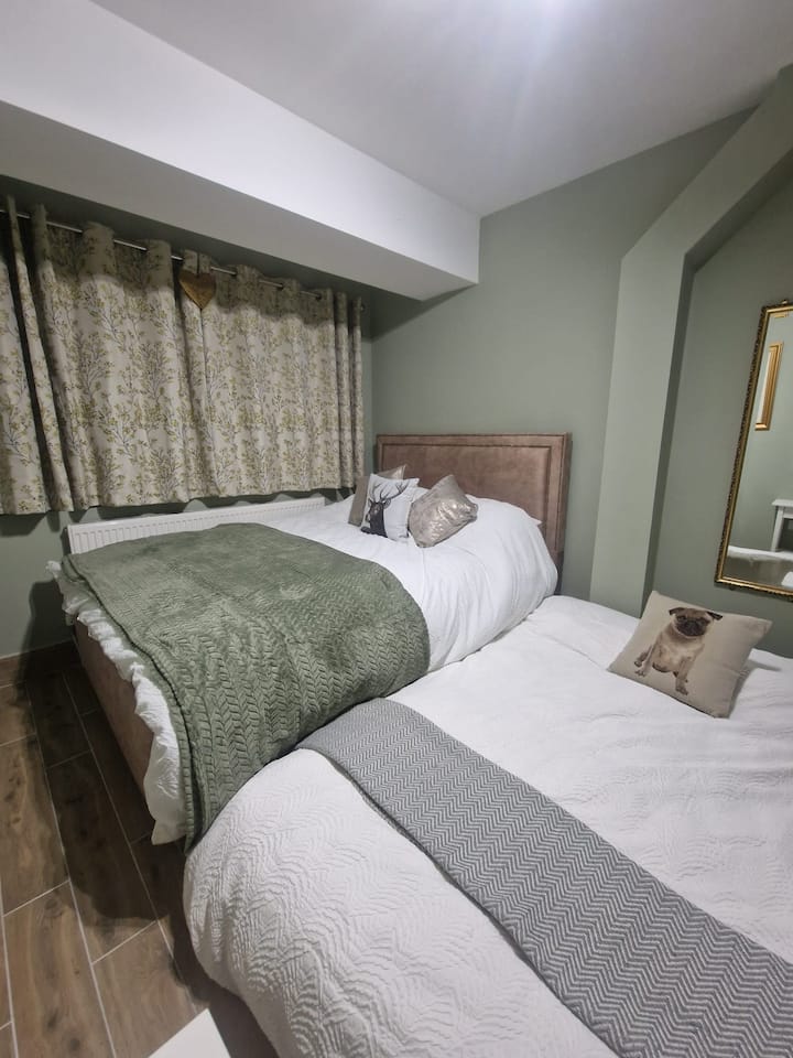 Modern Annexe Near Luton Parkway Station Sleeps 4 - Luton