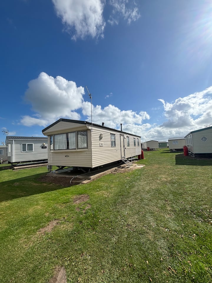 Singh Leite Family Caravan 6 - Clacton-on-Sea