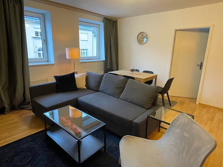 Urban Reimagined Apartment By Prater Park - Vienna