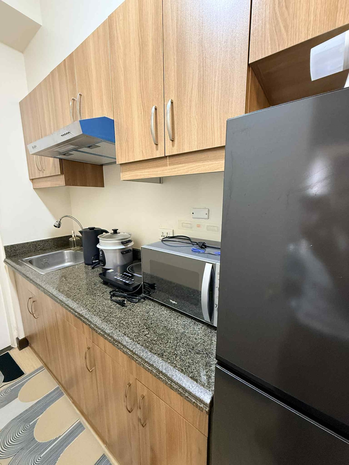 City View Unit Torre De Manila Intramuros - Houses for Rent in Manila ...